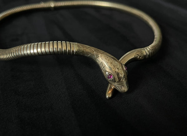Smith And Pepper 9ct Gold Snake Necklace – Ishy Antiques